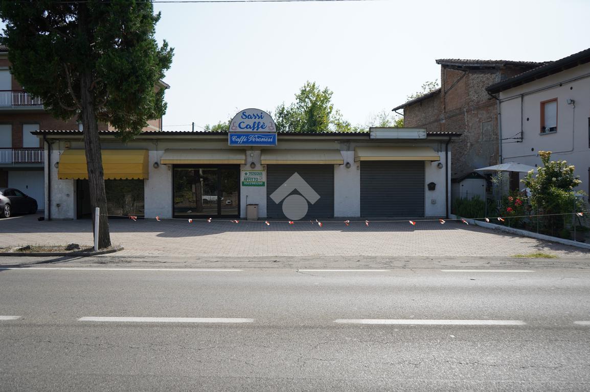 Negozio in affitto a Scandiano