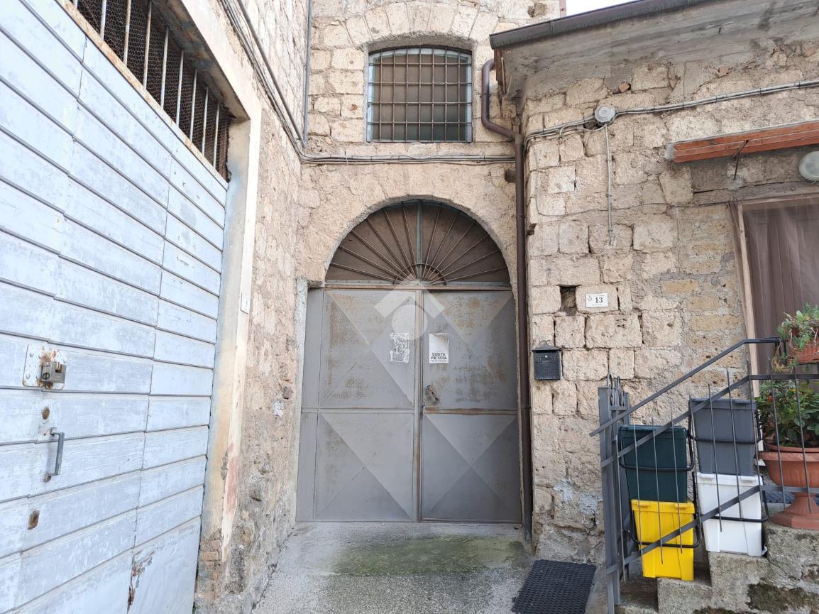 Box in vendita a Carbognano