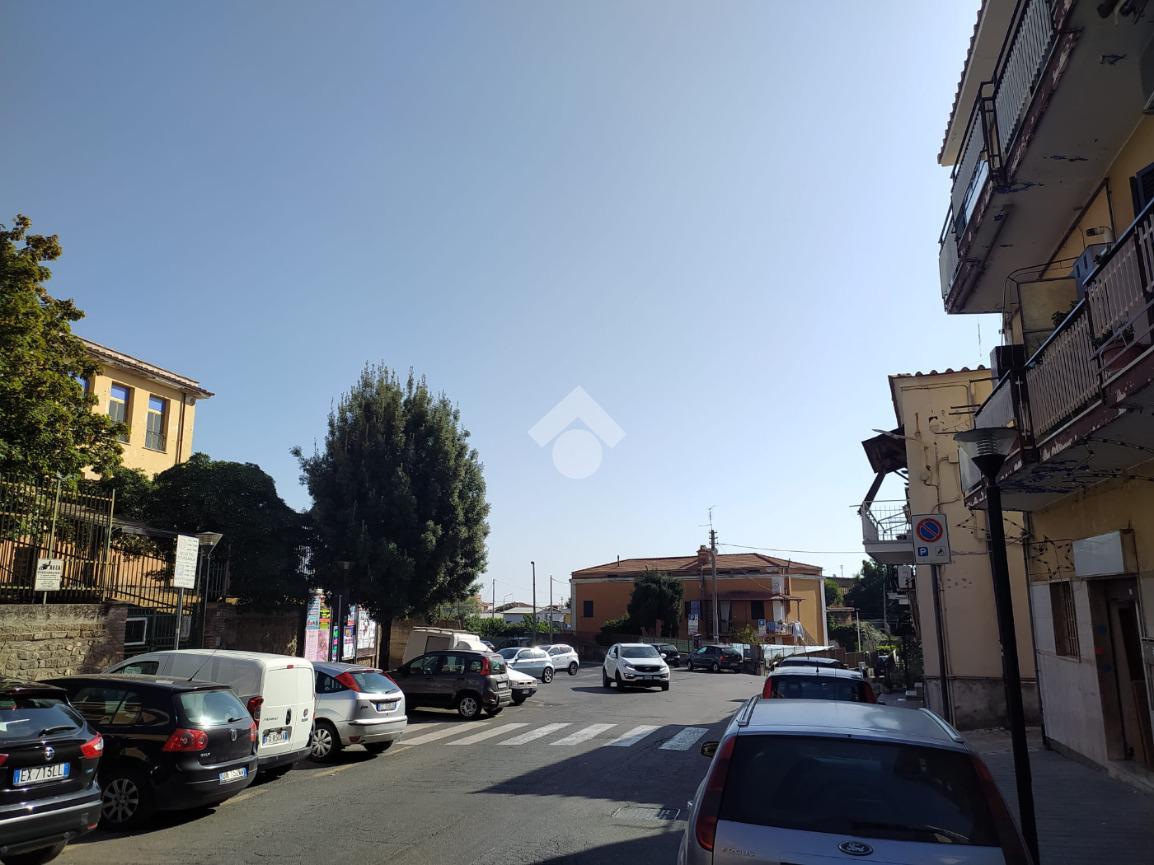 Negozio in affitto a Albano Laziale