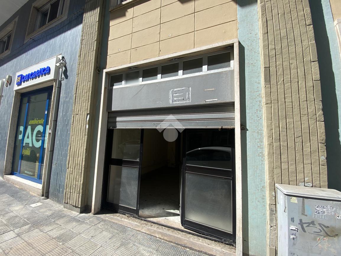 Magazzino in vendita a Bari