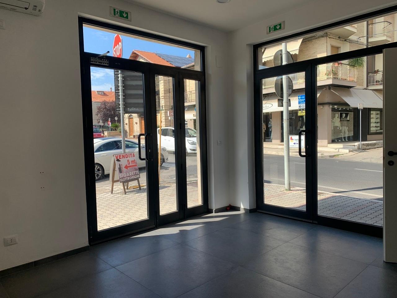 Negozio in affitto a Castel Di Lama