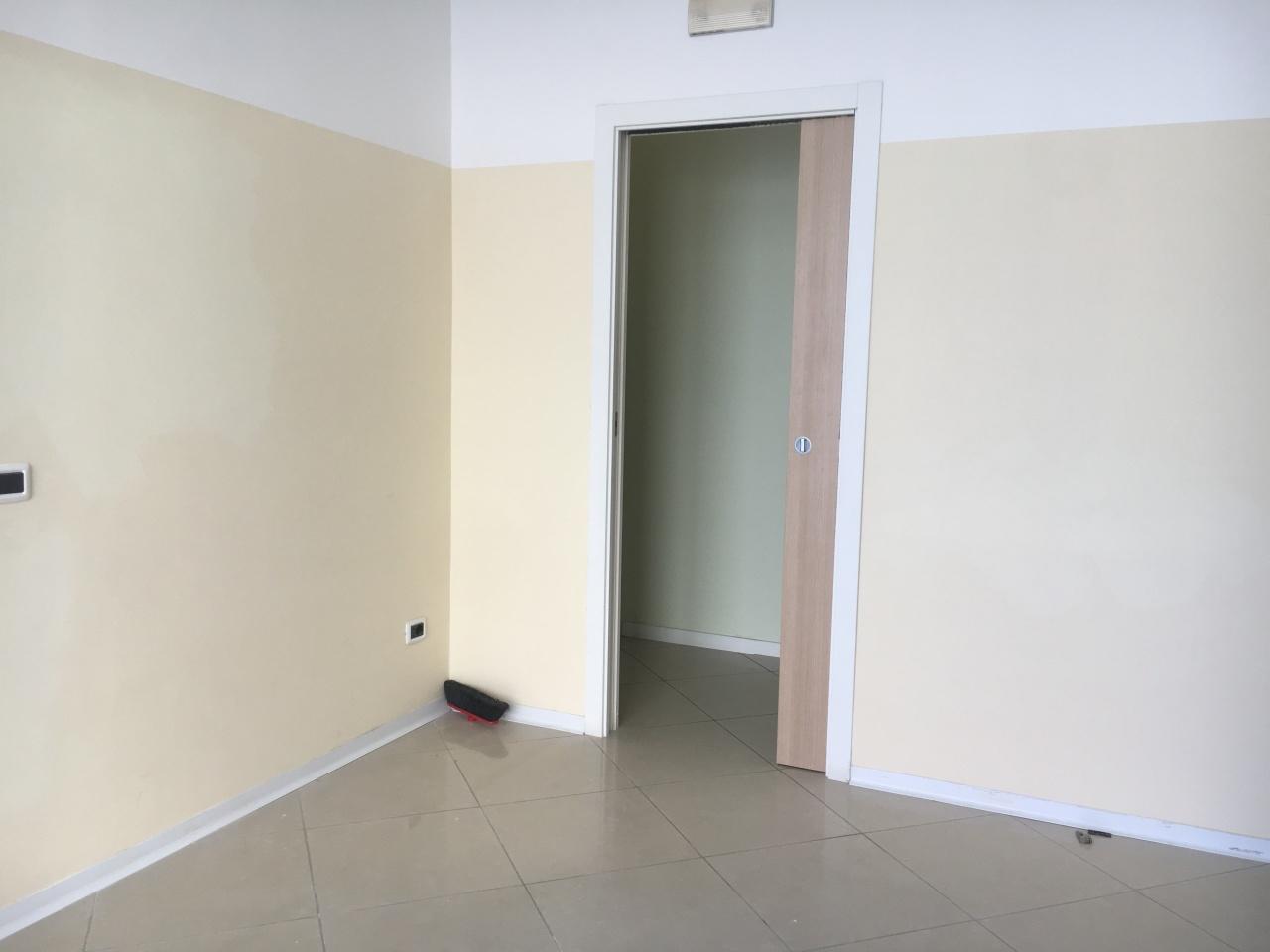 Negozio in affitto a San Benedetto Del Tronto