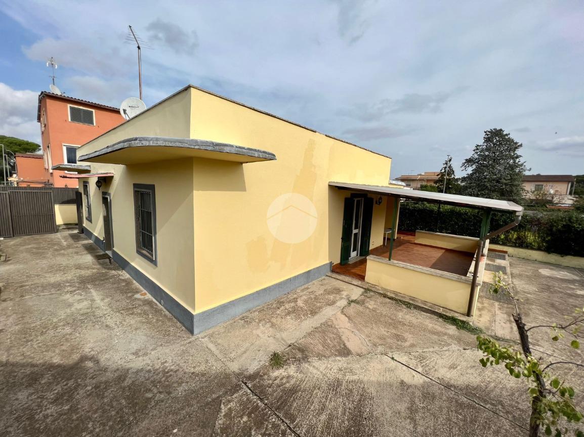 Villa in Via Evaristo Garroni 1, Roma