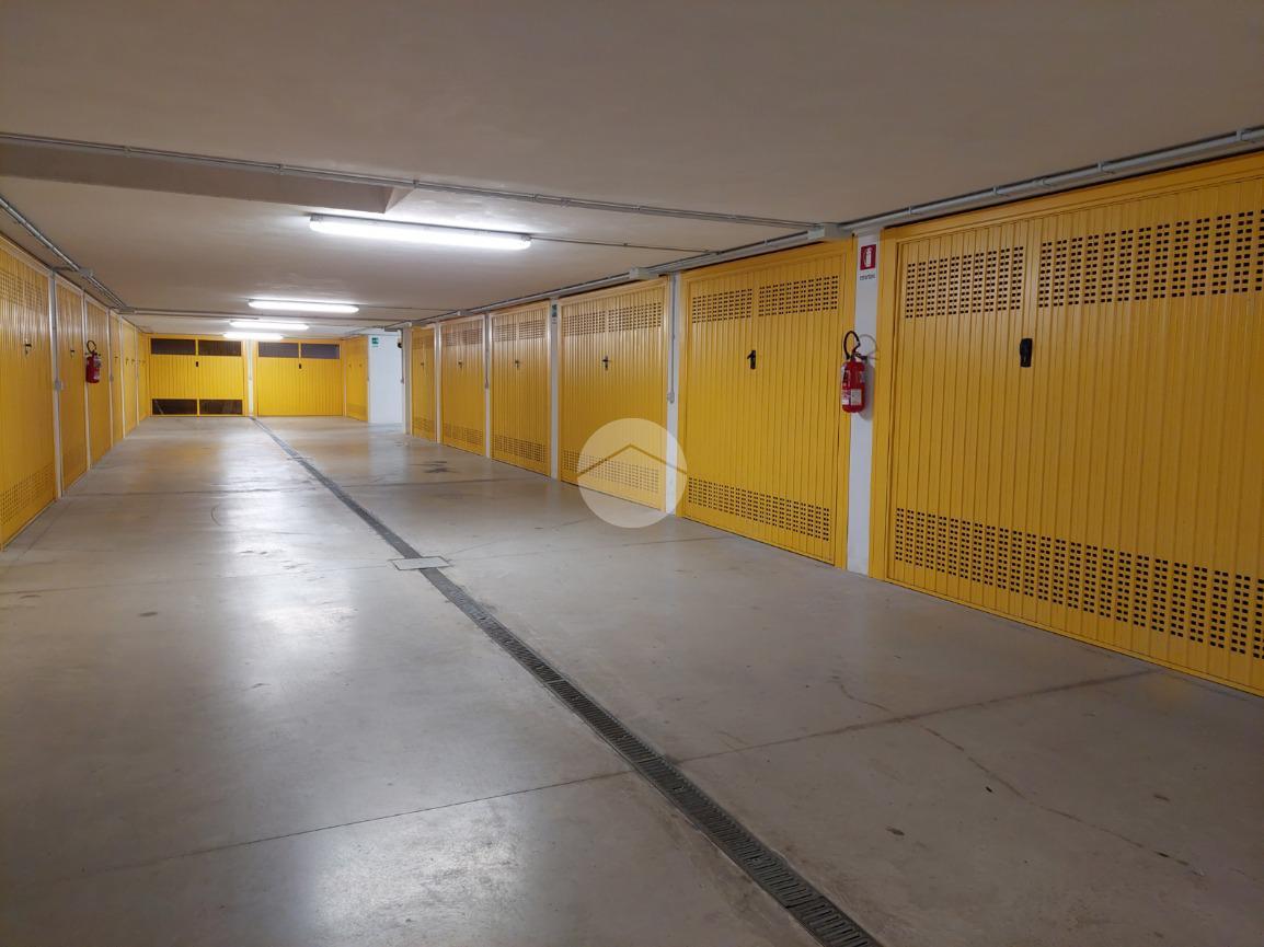 Box in vendita a Diano Marina