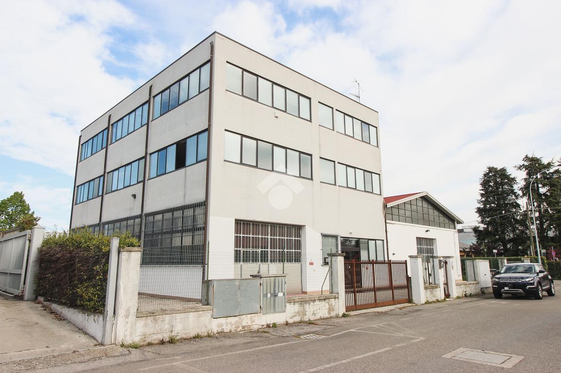 Capannone in vendita a Granarolo Dell'Emilia