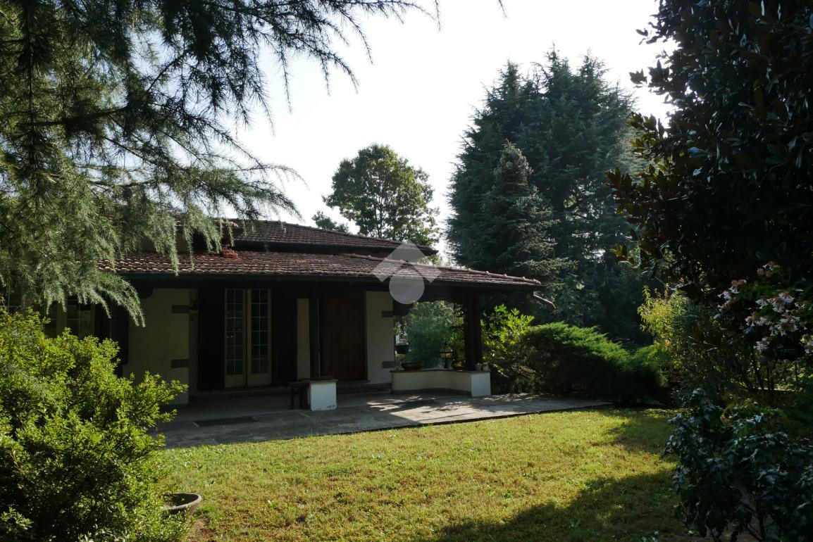 Villa in vendita a Faloppio