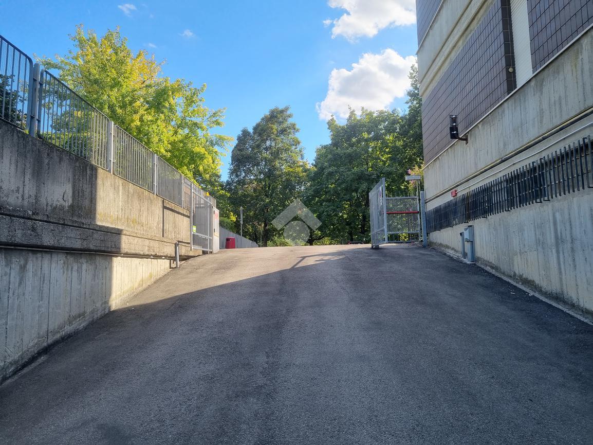 Box in vendita a Parma