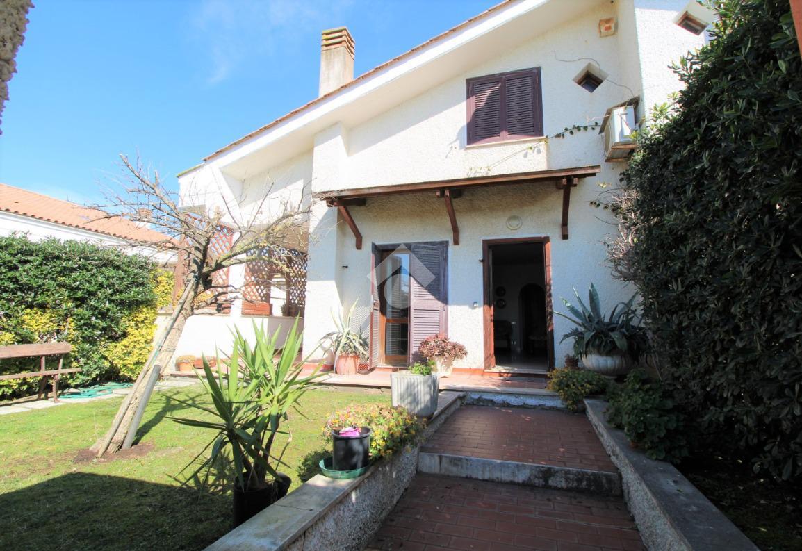 Villa in vendita a Ardea