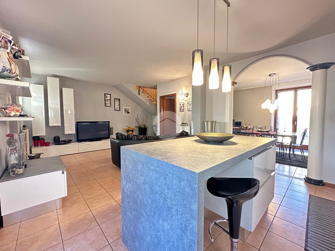 Appartamento in vendita a Castelnuovo Del Garda