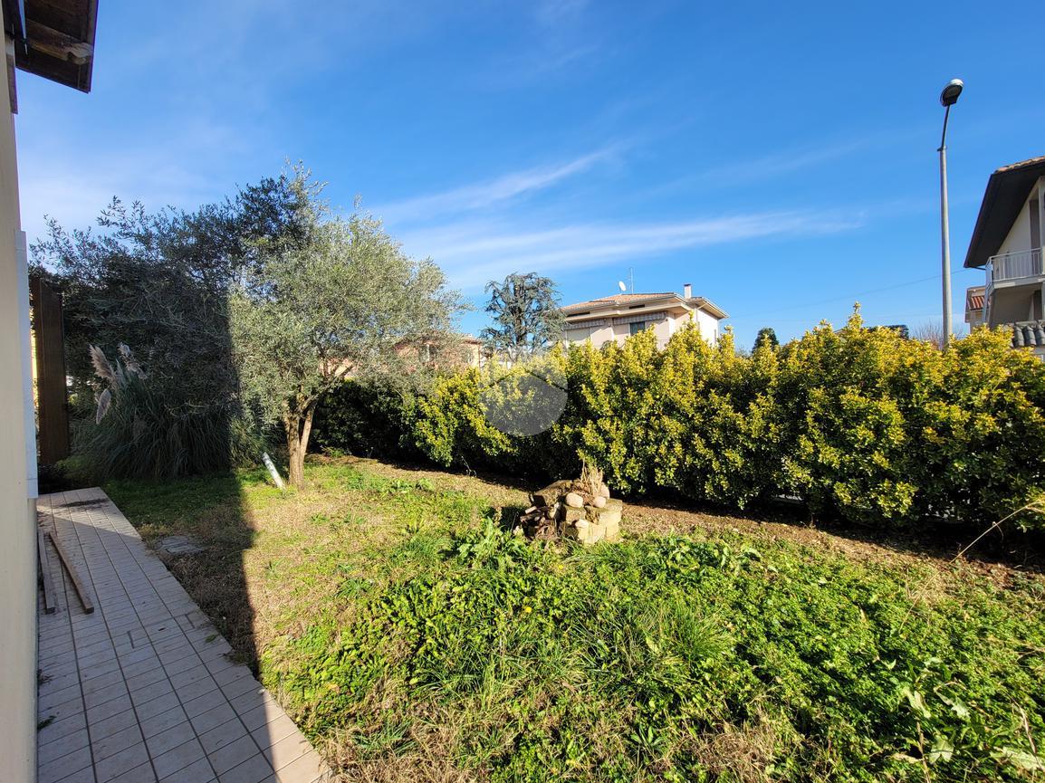 Appartamento in vendita a Castelnuovo Del Garda Foto-7