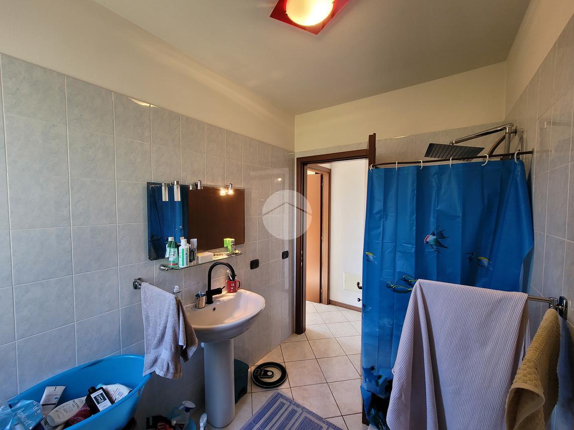 Appartamento in vendita a Castelnuovo Del Garda Foto-28