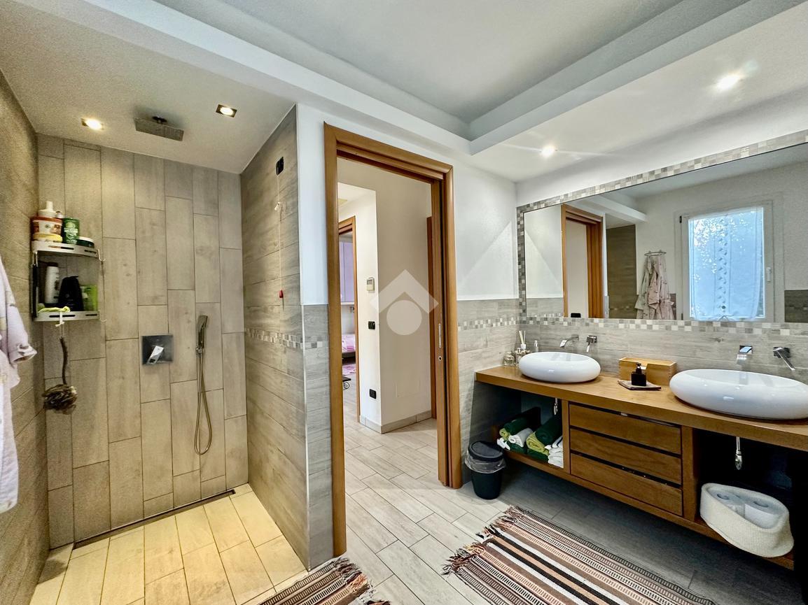 Villa in vendita a Sona Foto-25