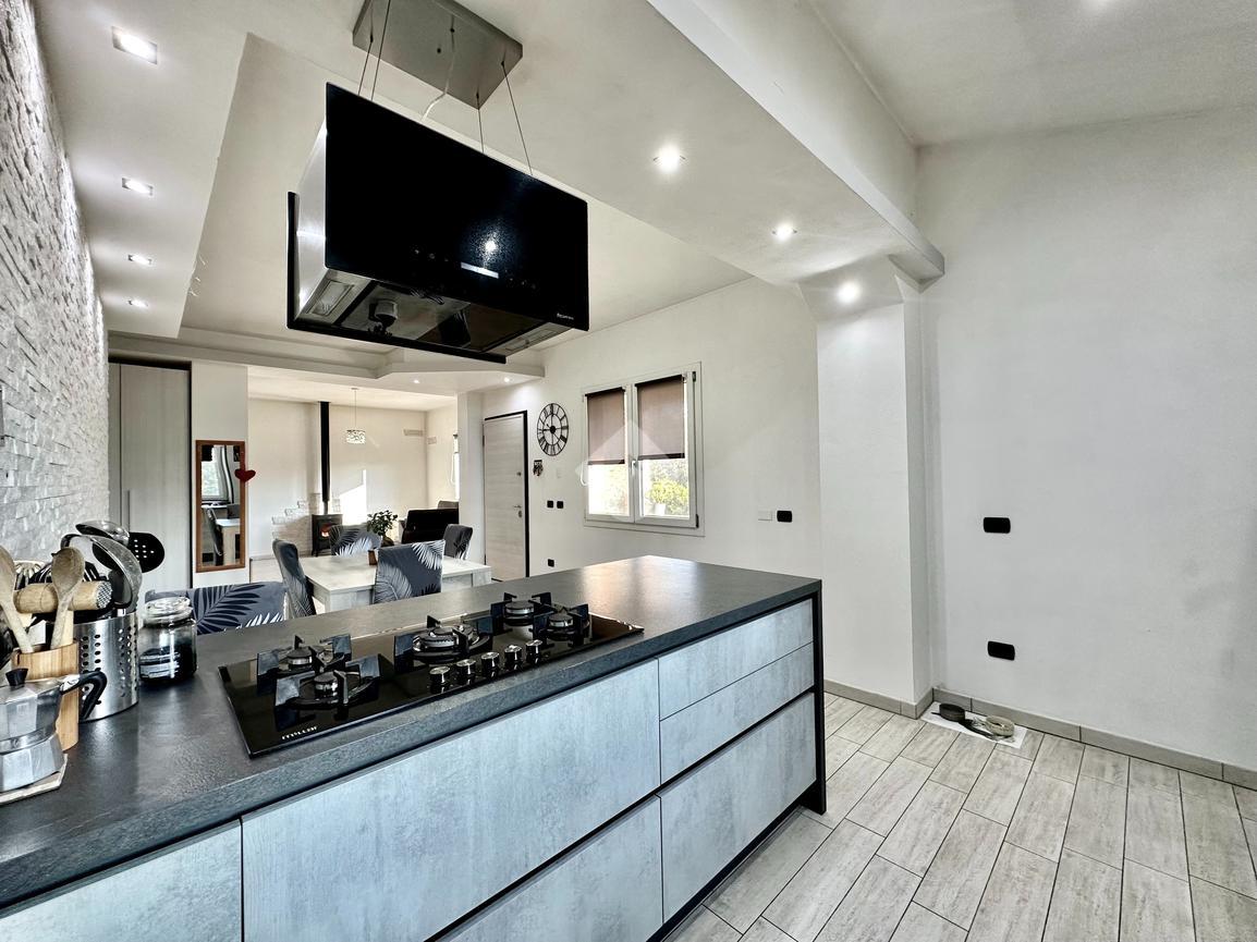 Villa in vendita a Sona Foto-11