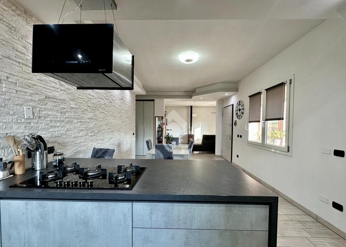 Villa in vendita a Sona Foto-12