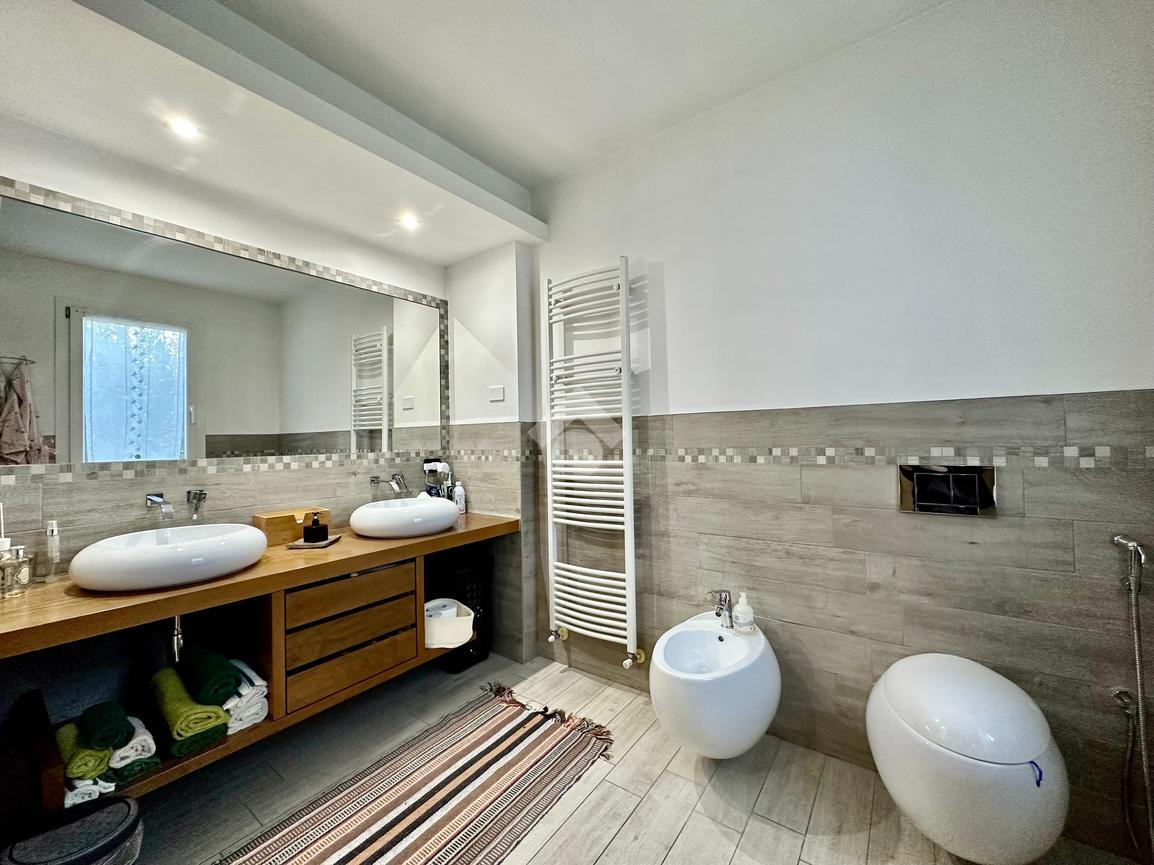 Villa in vendita a Sona Foto-26