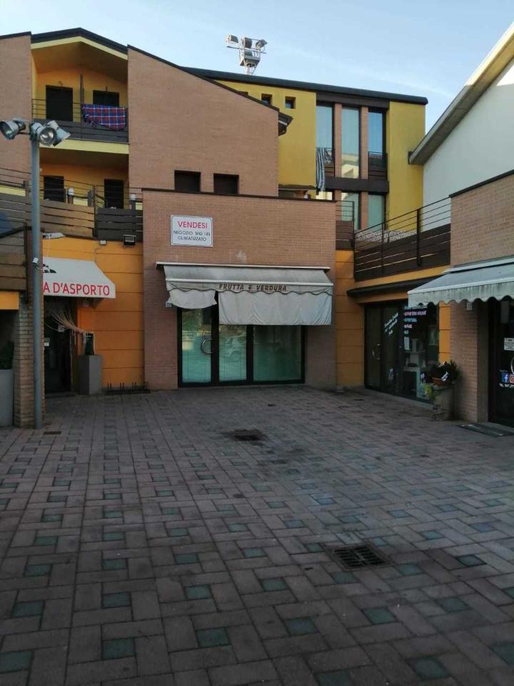 Negozio in vendita a Medesano