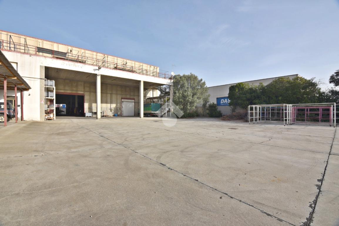 Capannone in vendita a Cagliari