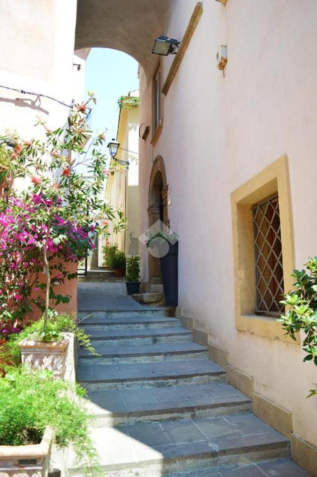 Palazzo in vendita a Crotone