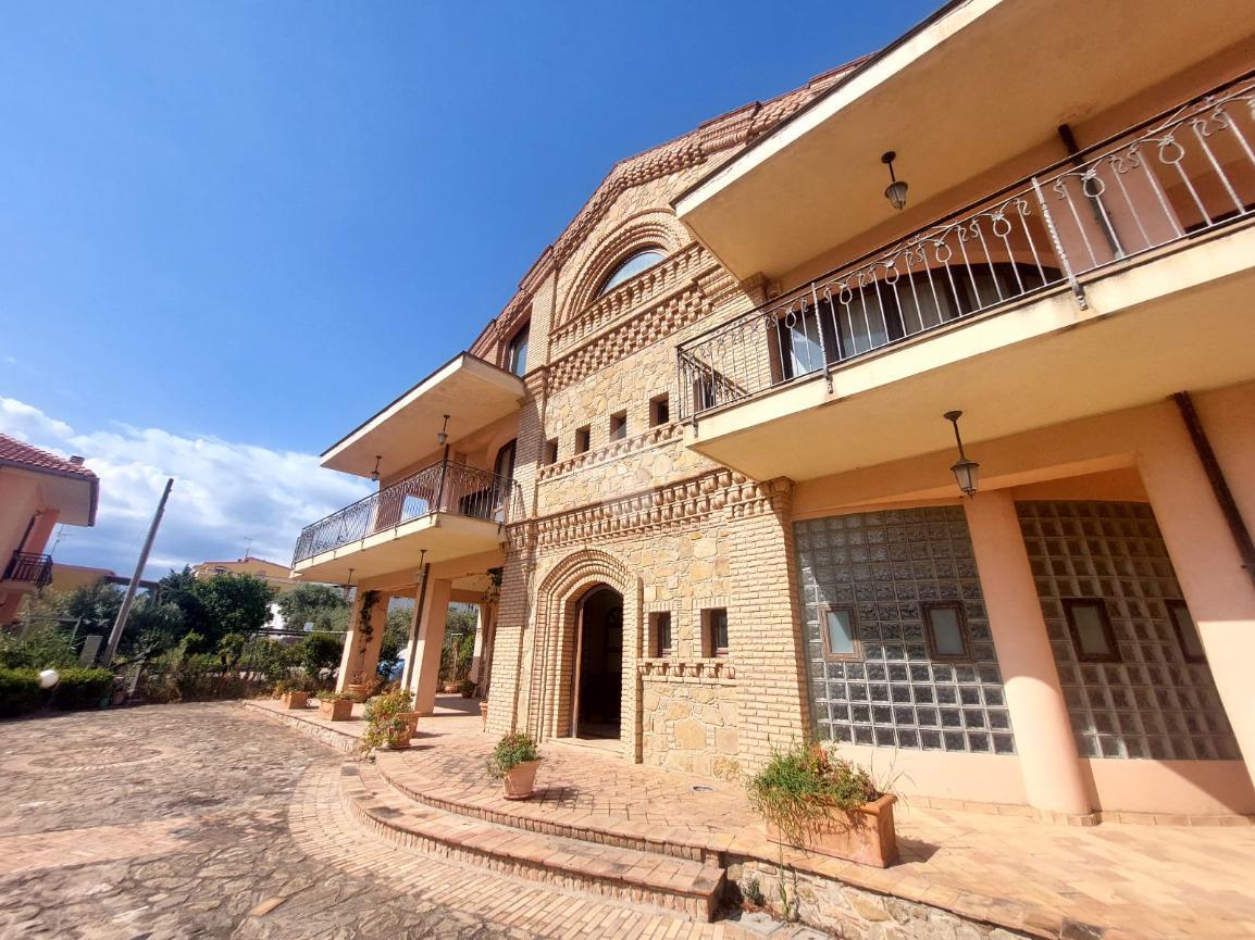 Villa in vendita a Strongoli Foto-13