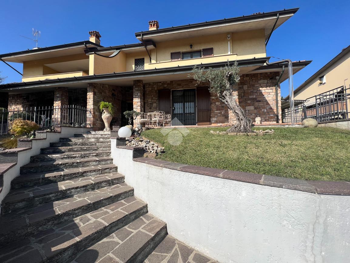 Villa in vendita a Flero