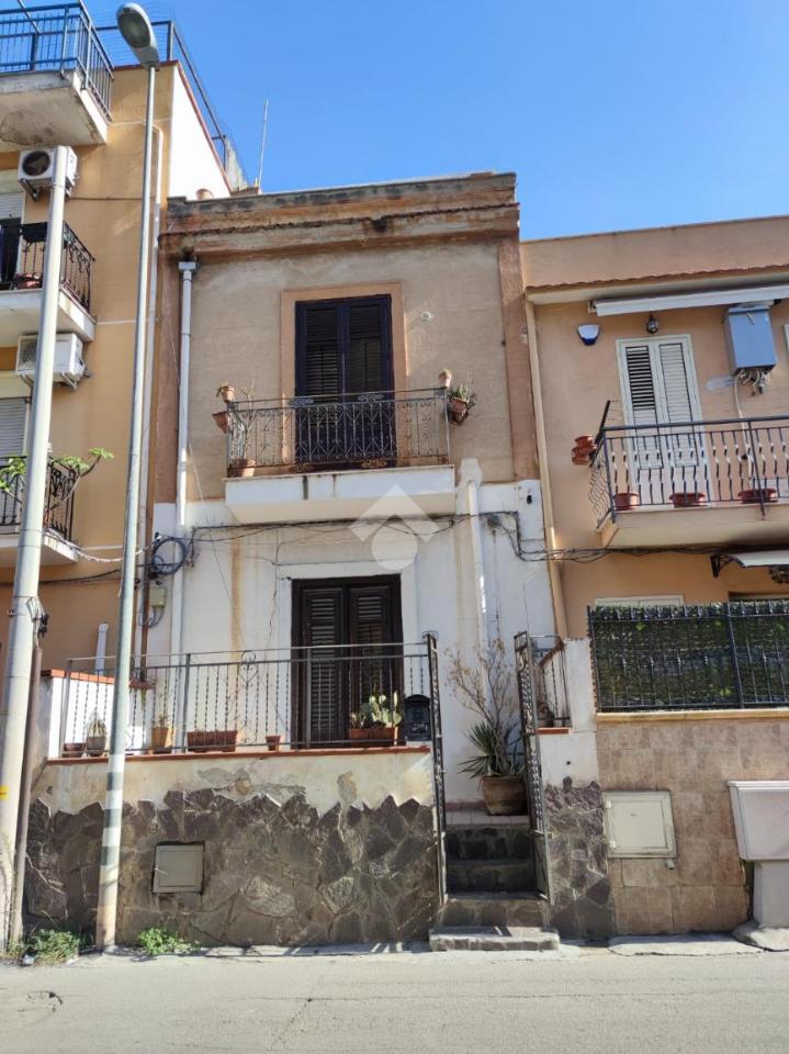 Casa indipendente in affitto a Palermo