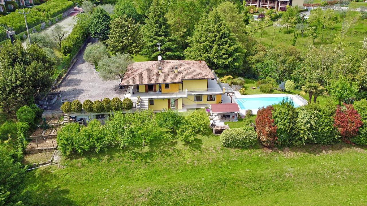 Villa in vendita a Manerba Del Garda