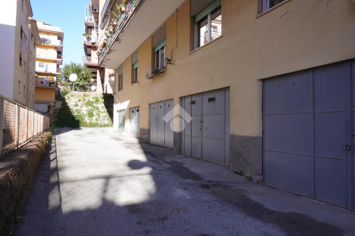 Box in vendita a Ariccia