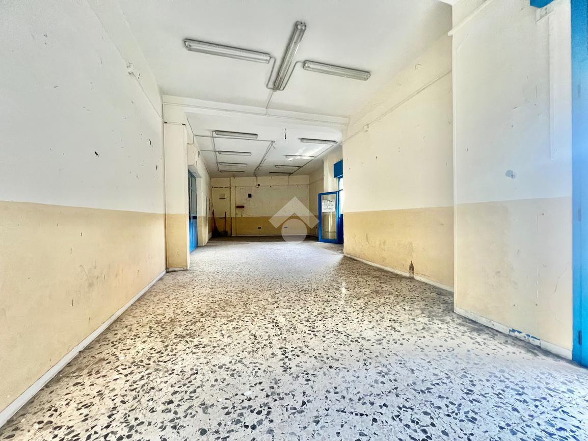 Negozio in affitto a Melito Di Napoli