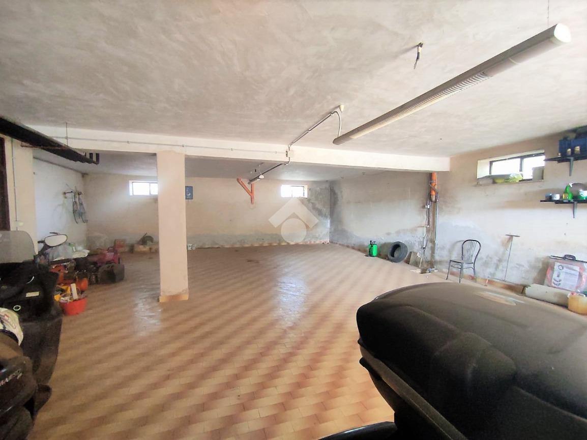 Box in vendita a Ardea