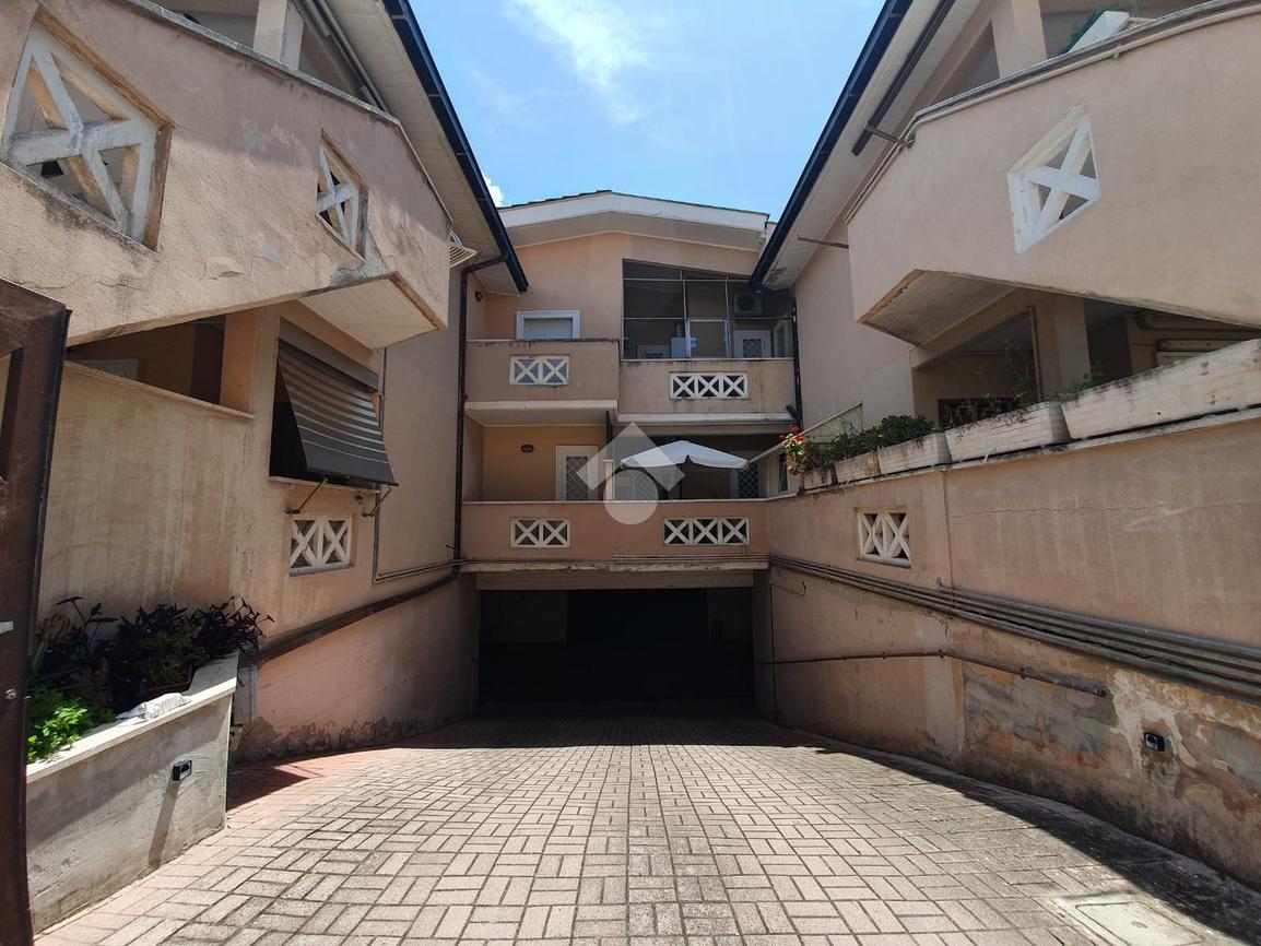 Box in vendita a Ardea