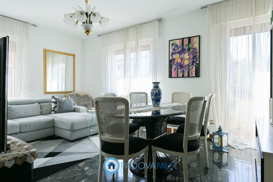 Quadrilocale in Via Curzola, Padova