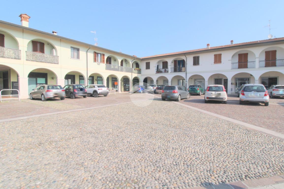 Negozio in vendita a Travagliato