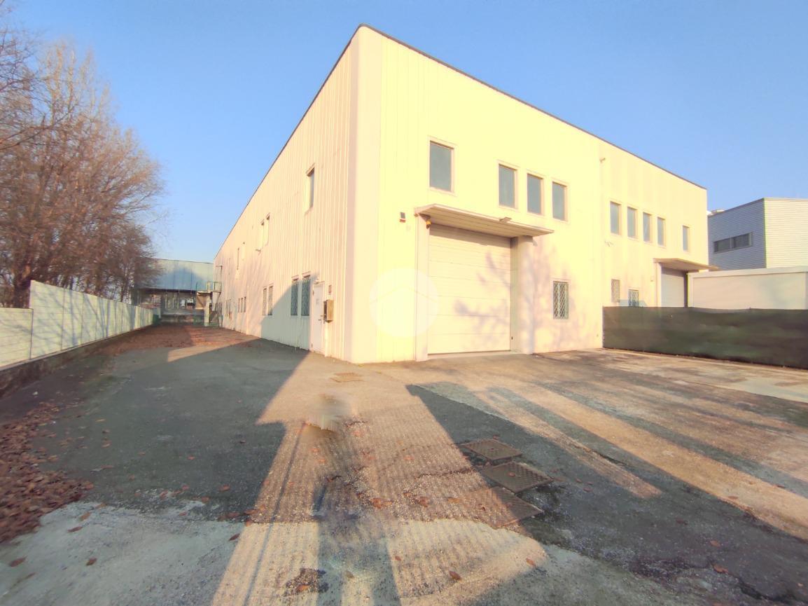 Capannone in vendita a Torbole Casaglia