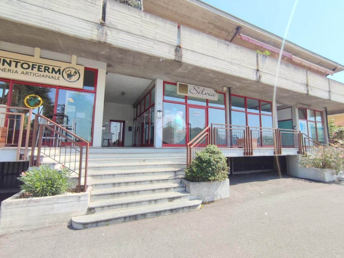 Negozio in affitto a Gussago