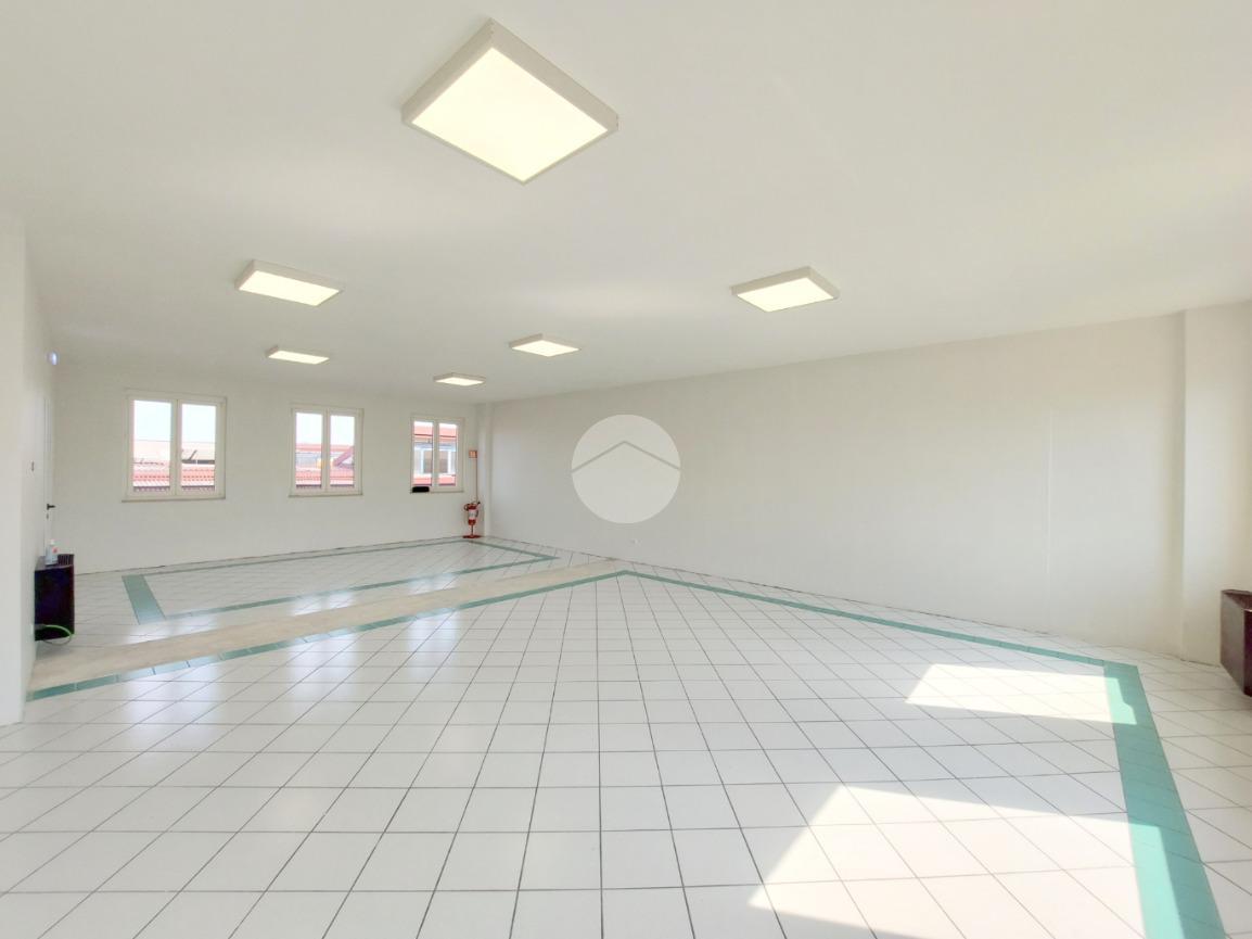 Ufficio in affitto a Rovato