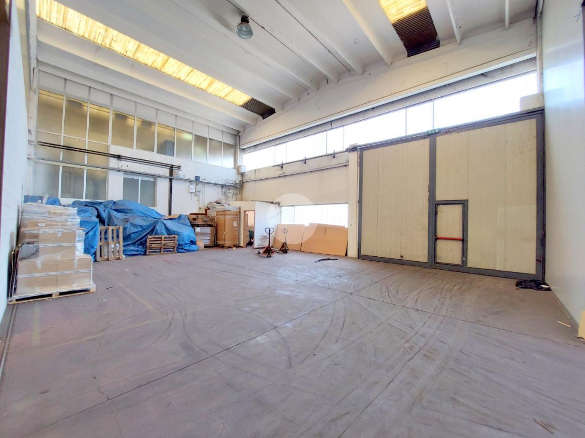 Capannone in vendita a Cazzago San Martino