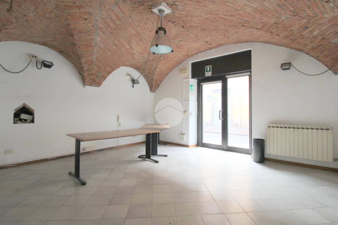 Negozio in affitto a Ospitaletto