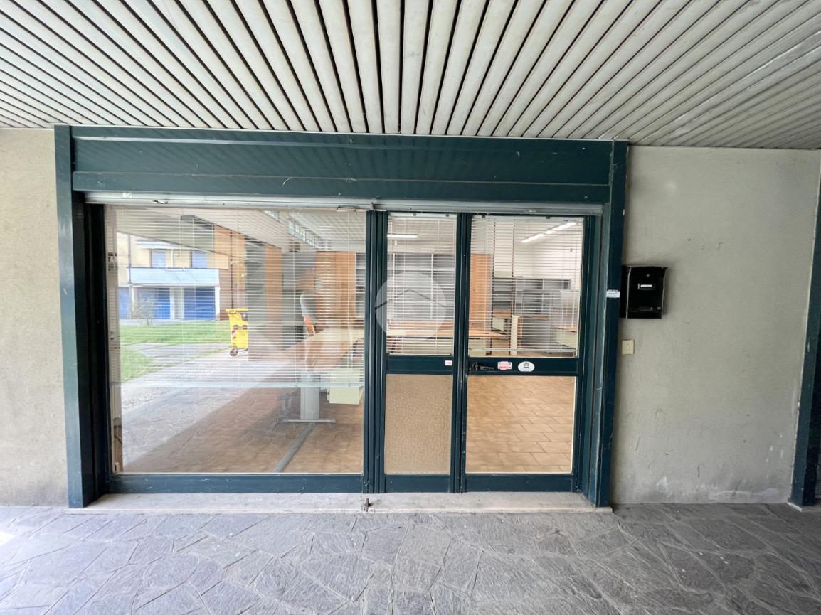 Negozio in affitto a Roncadelle