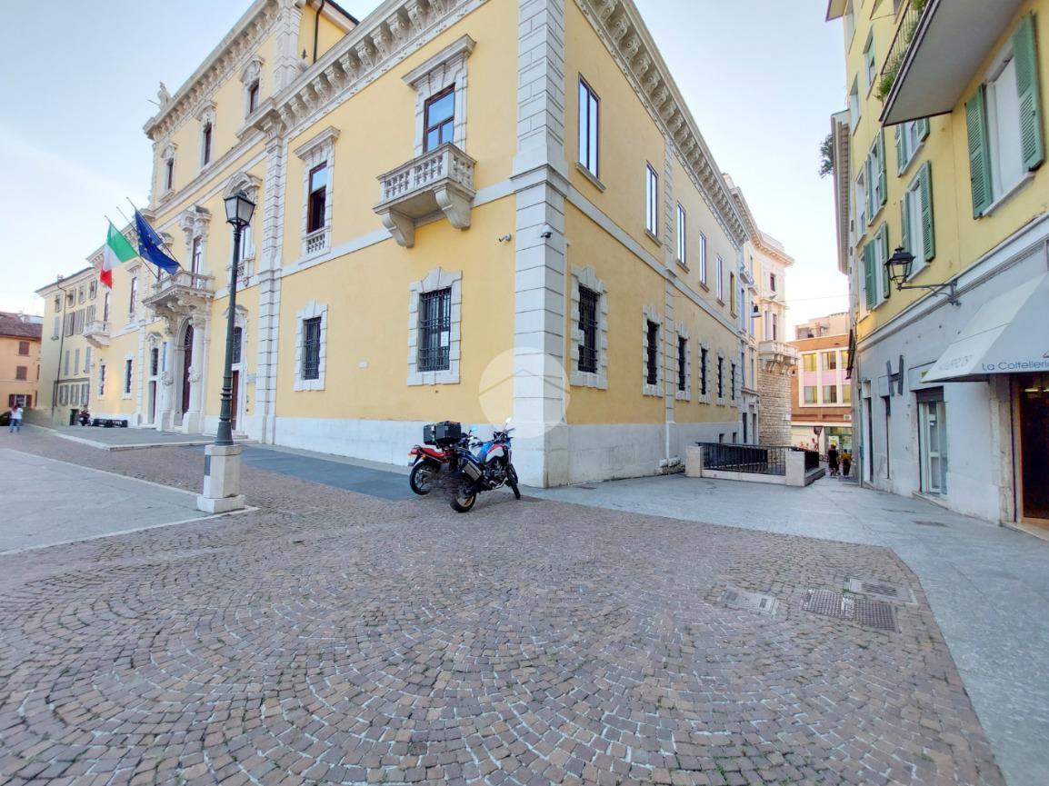 Negozio in affitto a Brescia