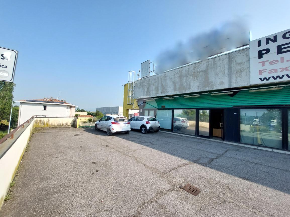 Capannone in affitto a Roncadelle