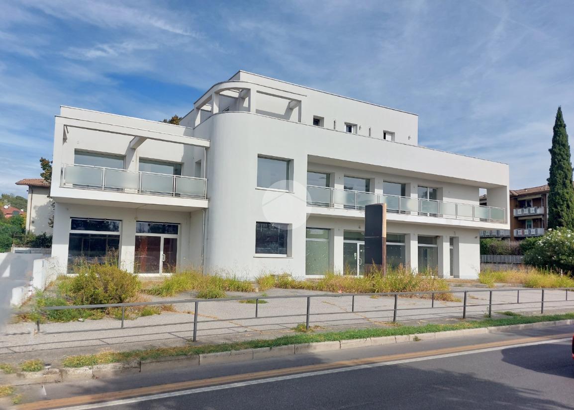 Negozio in affitto a Brescia