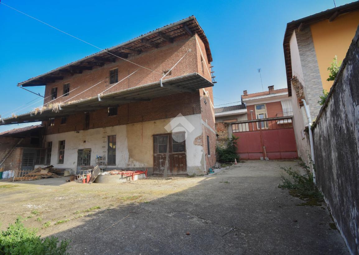 Rustico in vendita a Volpiano