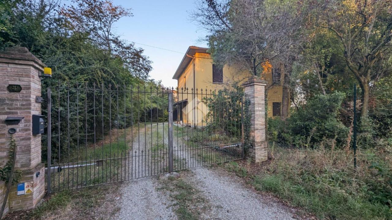 Villa in vendita a Gattatico