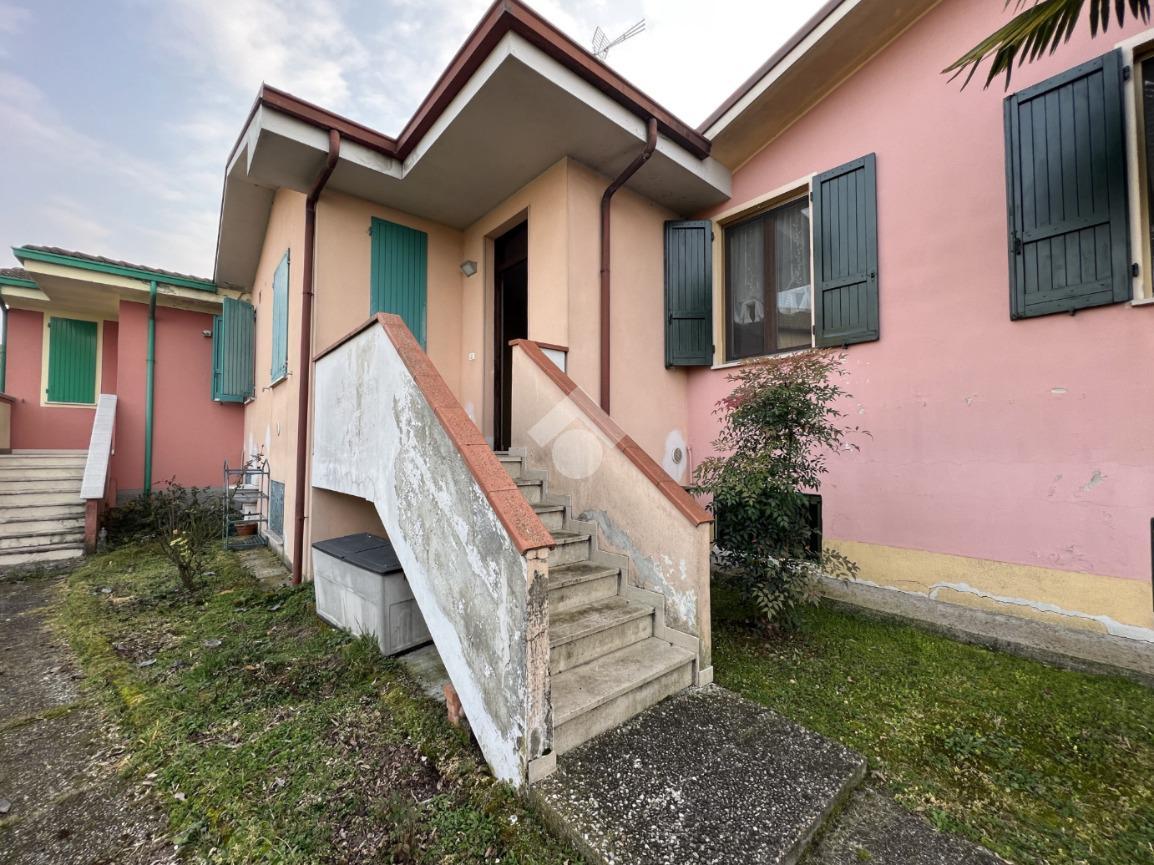 Villa a schiera in vendita a Acquanegra Sul Chiese