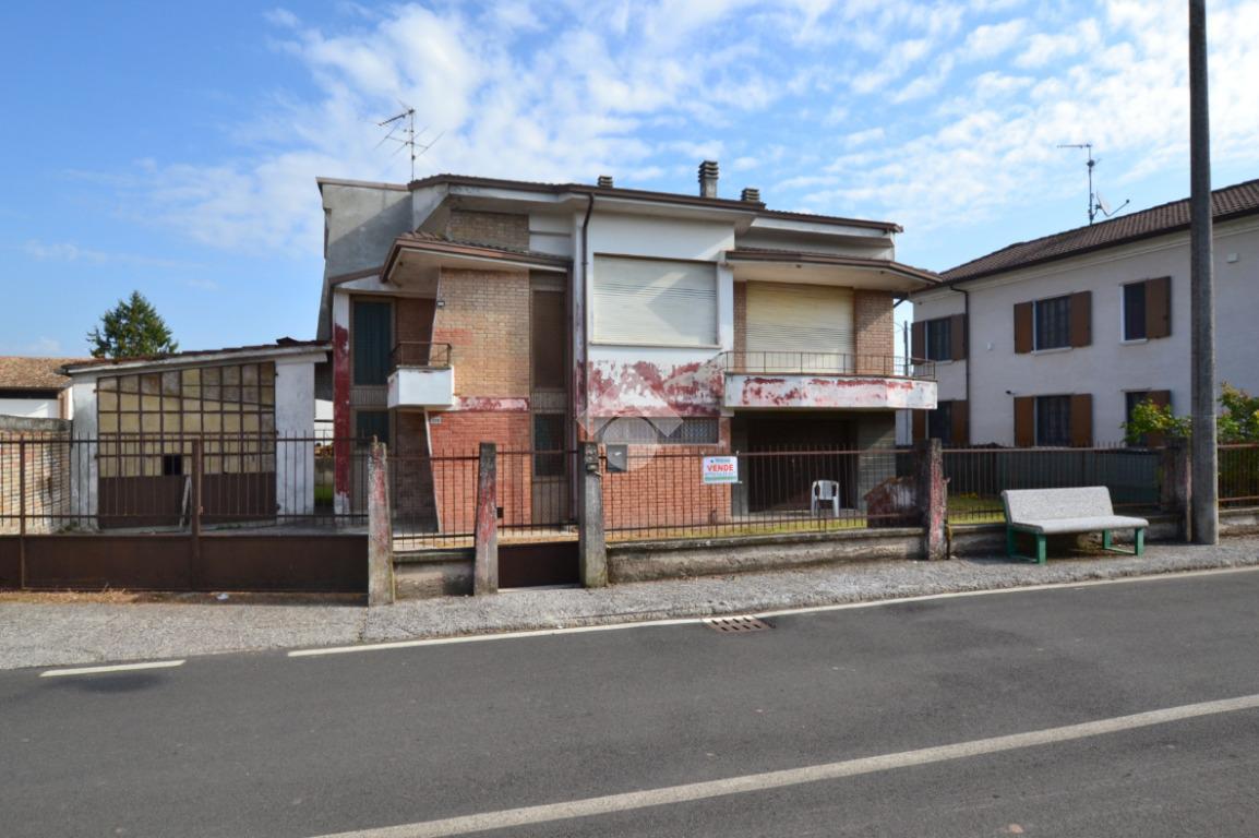 Villa in vendita a Acquanegra Sul Chiese