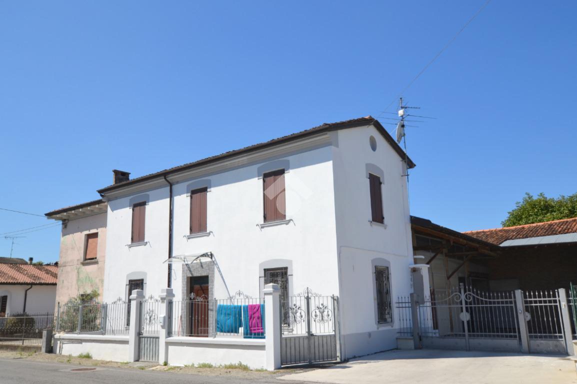 Casa indipendente in vendita a Acquanegra Sul Chiese