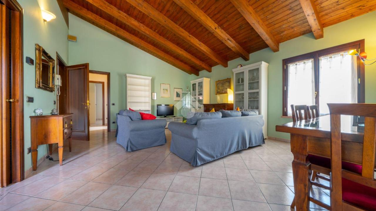 Villa in Via l. Ariosto 1, Quattro Castella