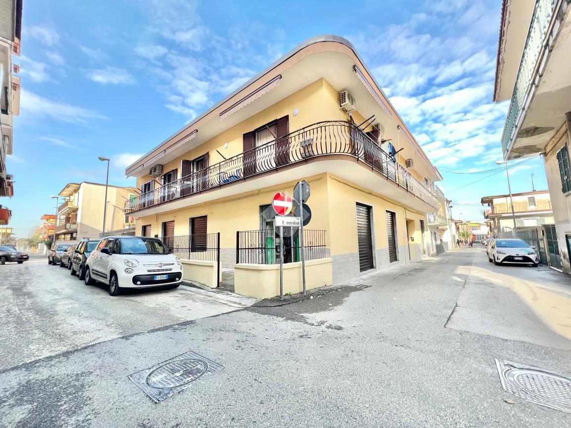Negozio in affitto a Mugnano Di Napoli