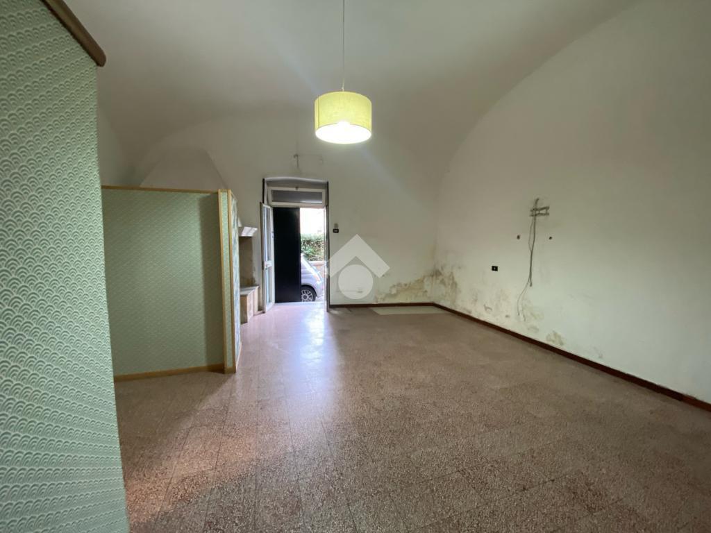 Negozio in vendita a Aversa