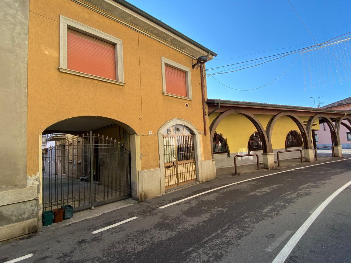 Casa indipendente in vendita a Casirate D'Adda